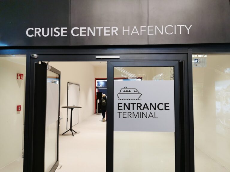 Cruise Terminal Hafencity Hamburg WEGWEISER – Jessica Kirsten